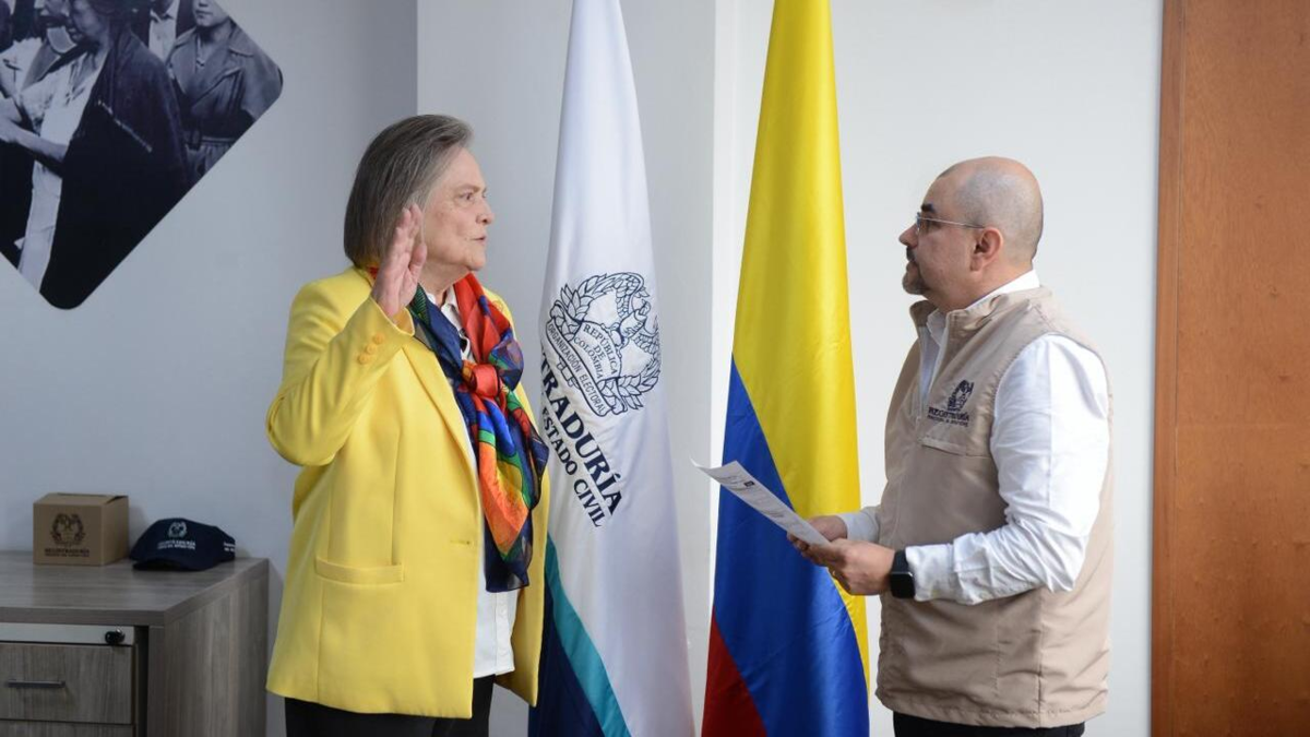 Clara López inscribe oficialmente su candidatura a la Presidencia: es ...