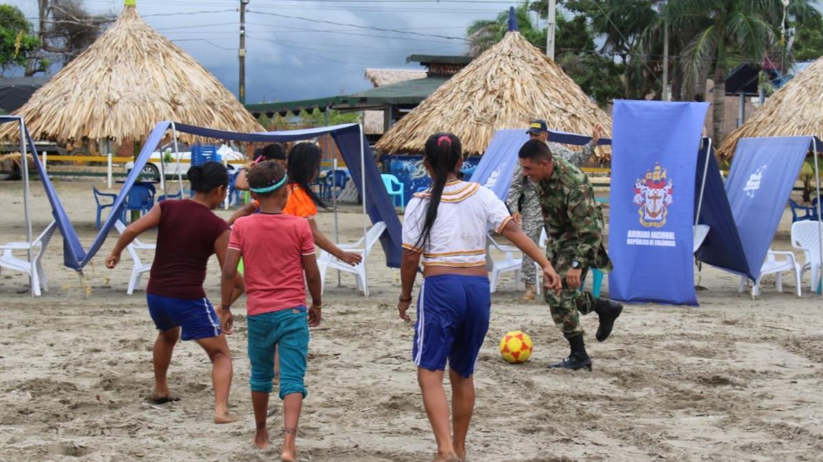 Comunidad indígena de Chocó cumplió su sueño de conocer el mar