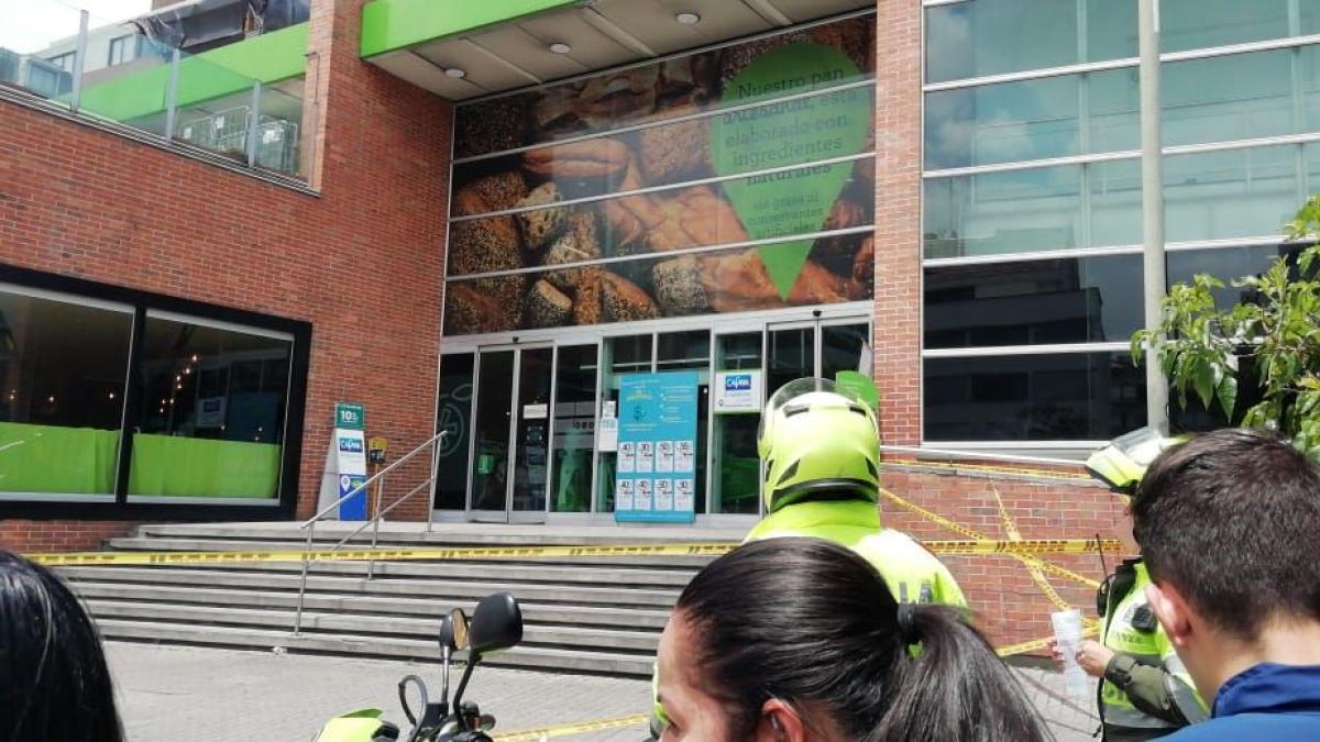 Reportan ataque a bala en Carulla de la 116, en Bogotá