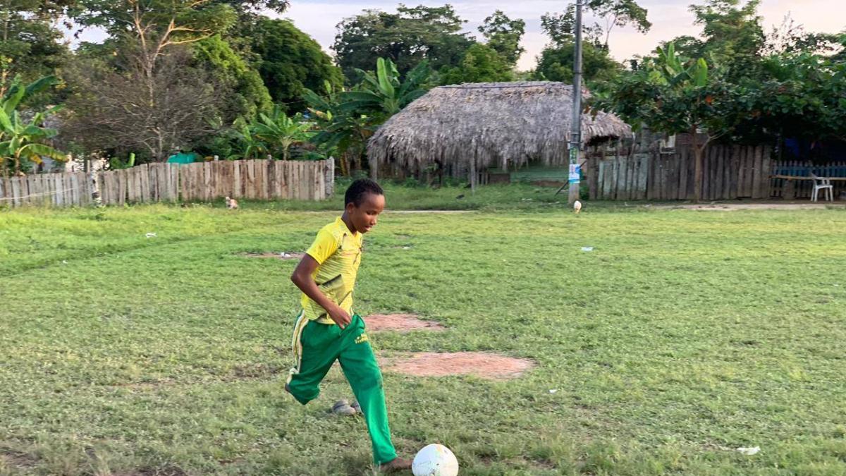 Brayan Hernández, el niño promesa del fútbol que nació con una sola pierna