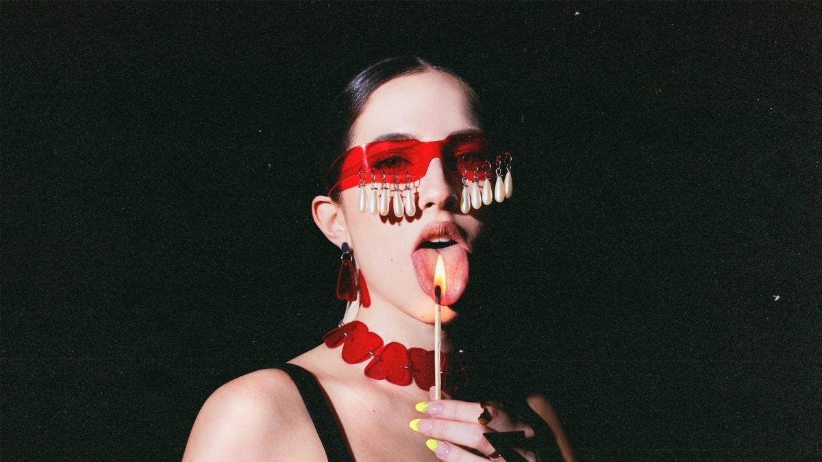 La artista colombiana Aria firmó con Warner México