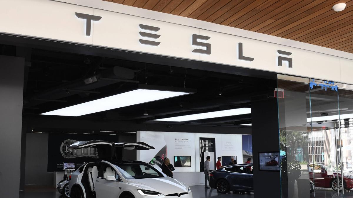 Tesla: por qué multiplicó su valor en el 2020