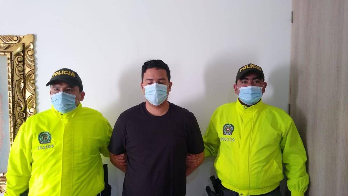 cantante vallenato Che Carrillo fue capturado por hurto