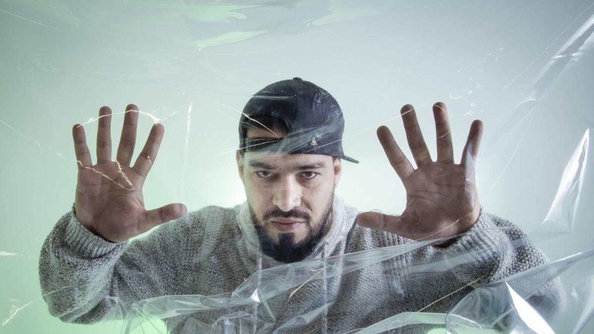 El rapero Ali A.K.A Mind habla de la historia de su nuevo álbum Manjit 1