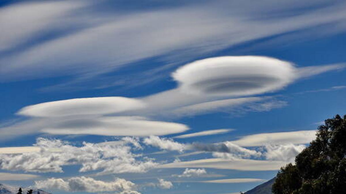 ¿Cómo se forman las nubes lenticulares? Aquí la explicación meteorológica