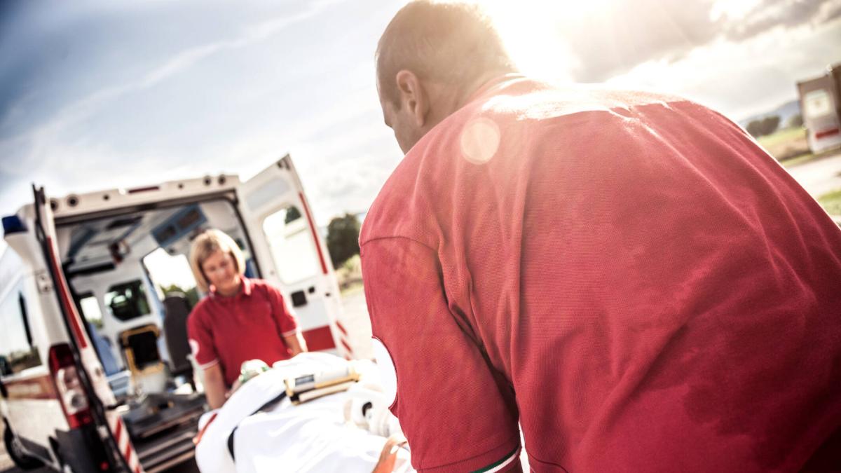 Al menos cuatro personas mueren y 20 quedan heridas en choque de bus y ...