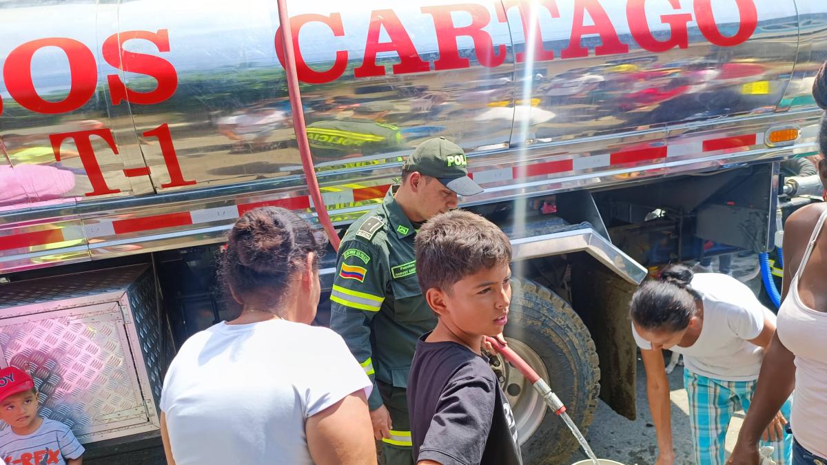 La Virginia recibe ayuda en crisis de abastecimiento de agua