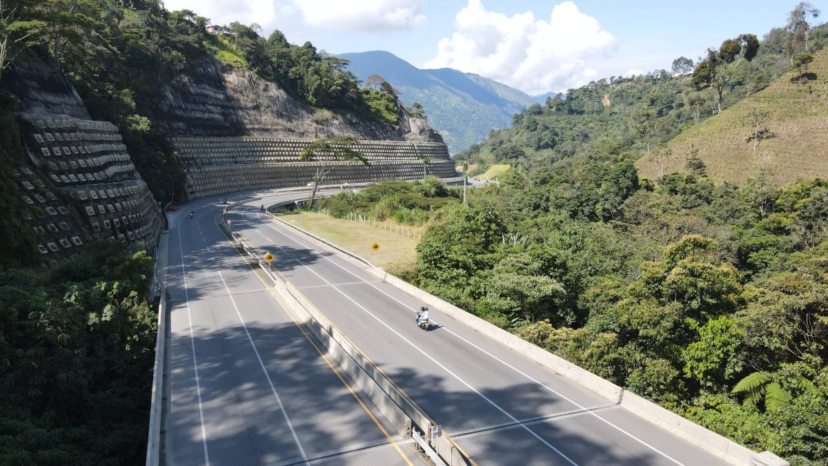 Obras en Pacífico 1 agilizarán la movilidad de Medellín al Eje cafetero