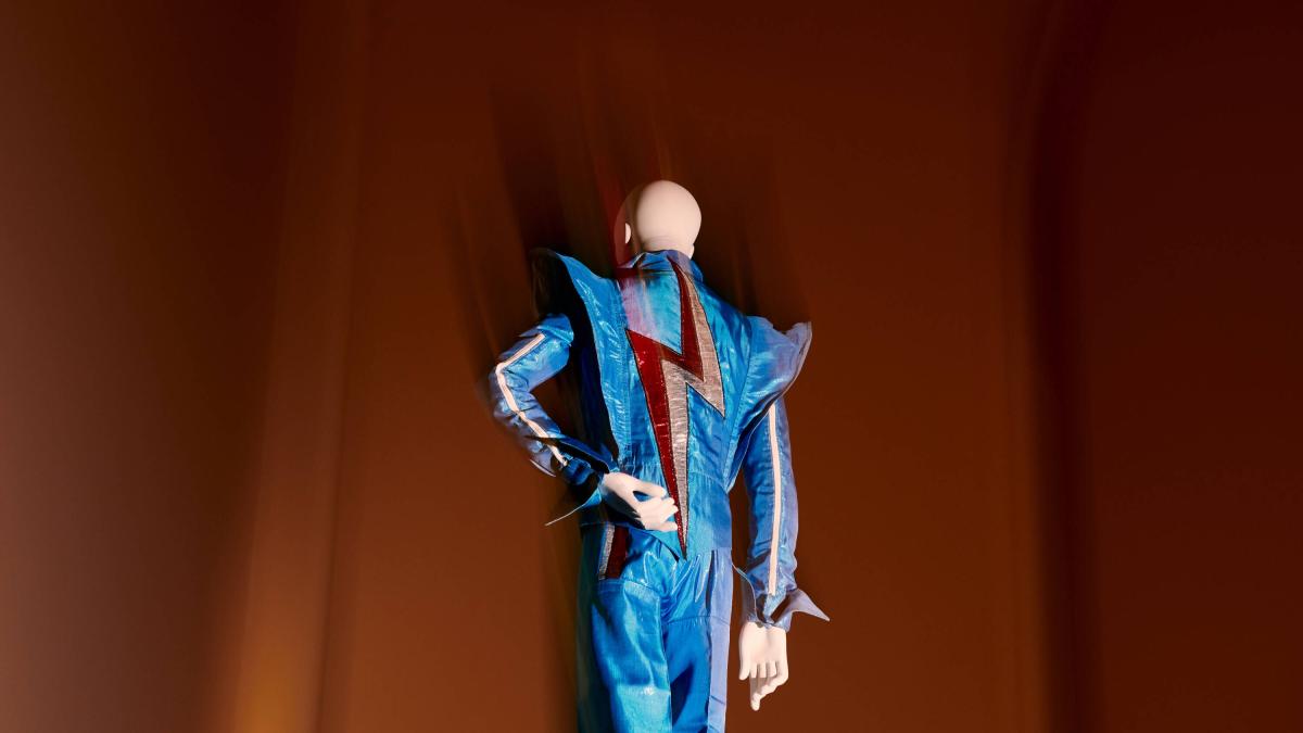 Importante museo de Londres alberga valiosos artículos de David Bowie ...
