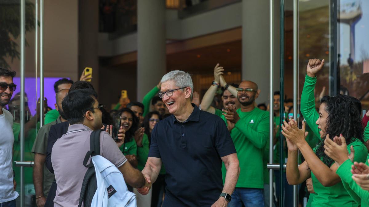 Tim Cook no tiene un iPhone 15 Pro Max como celular: ¿qué modelo ...