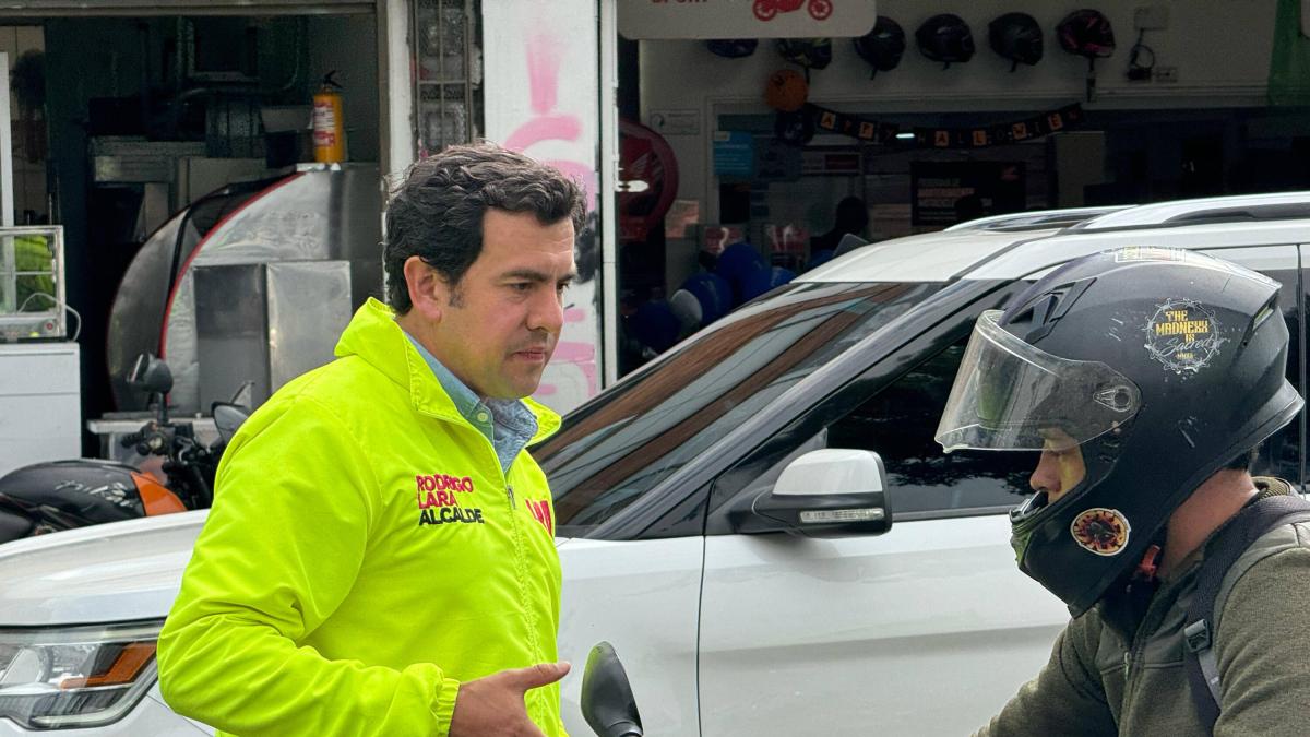 Elecciones 2023: Rodrigo Lara vota en la Plaza de Bolívar