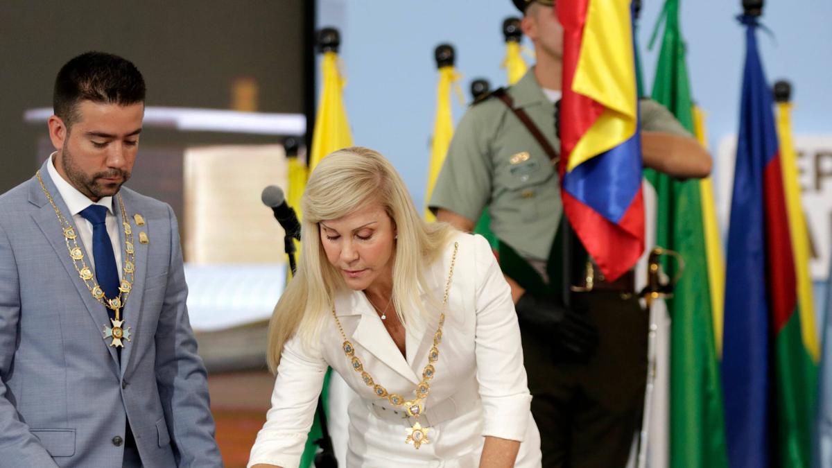 Dilian Francisca Toro asume su mandato en la gobernación del Valle del ...