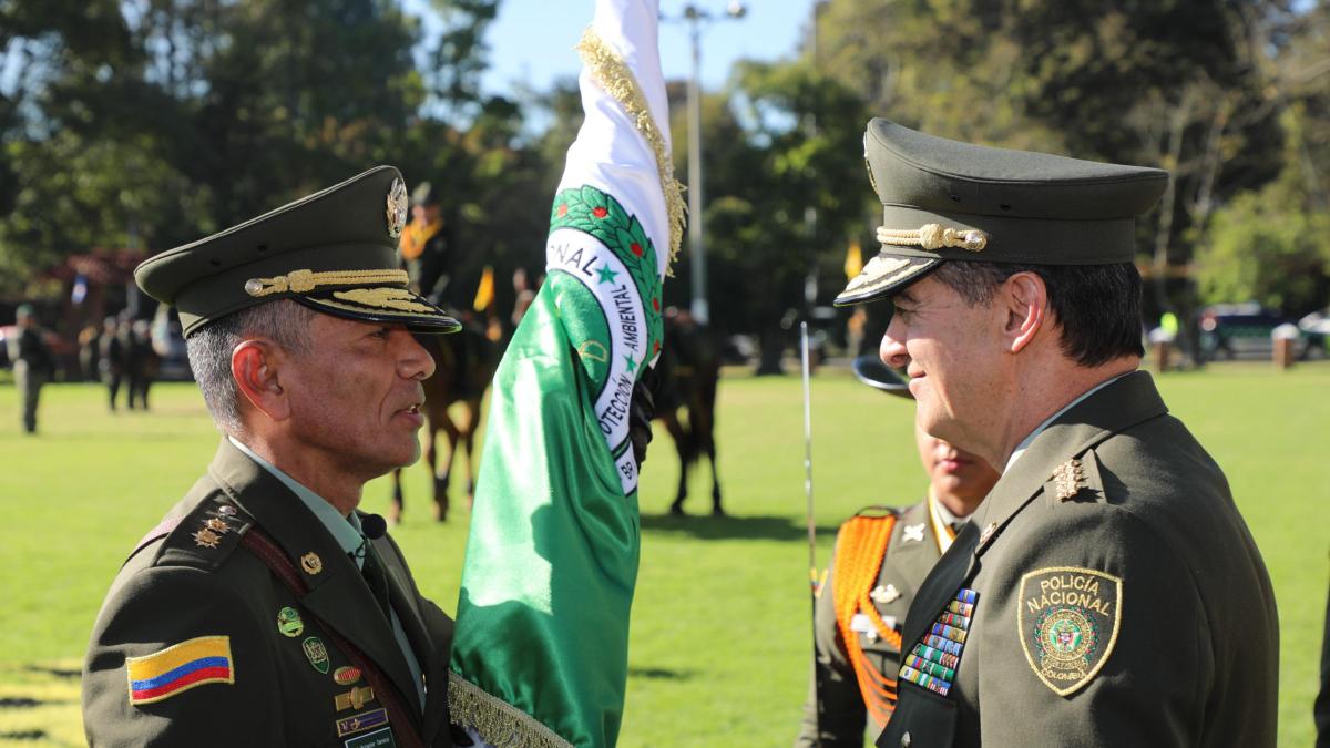 El general José James Roa asumió el mando de la dirección de ...