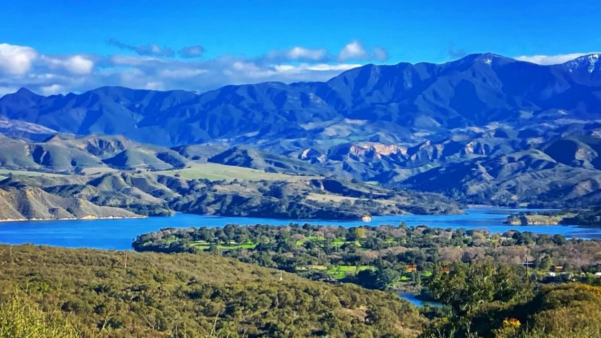 Pronto, podrían permitir nadar en este bonito lago de California ...