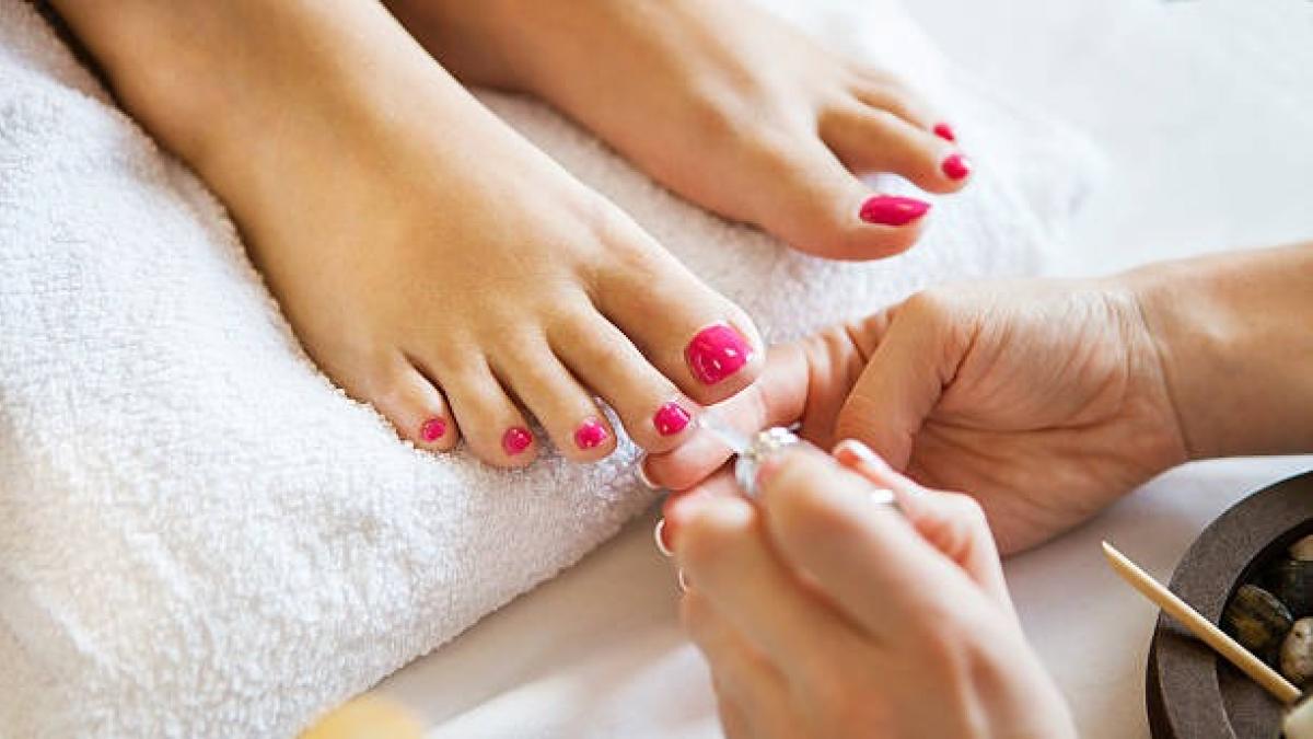 ¿Qué significa que las mujeres se pinten las uñas de los pies, según la ...