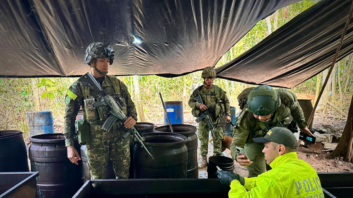 Desmantelan dos laboratorios utilizados para purificar la pasta base de ...