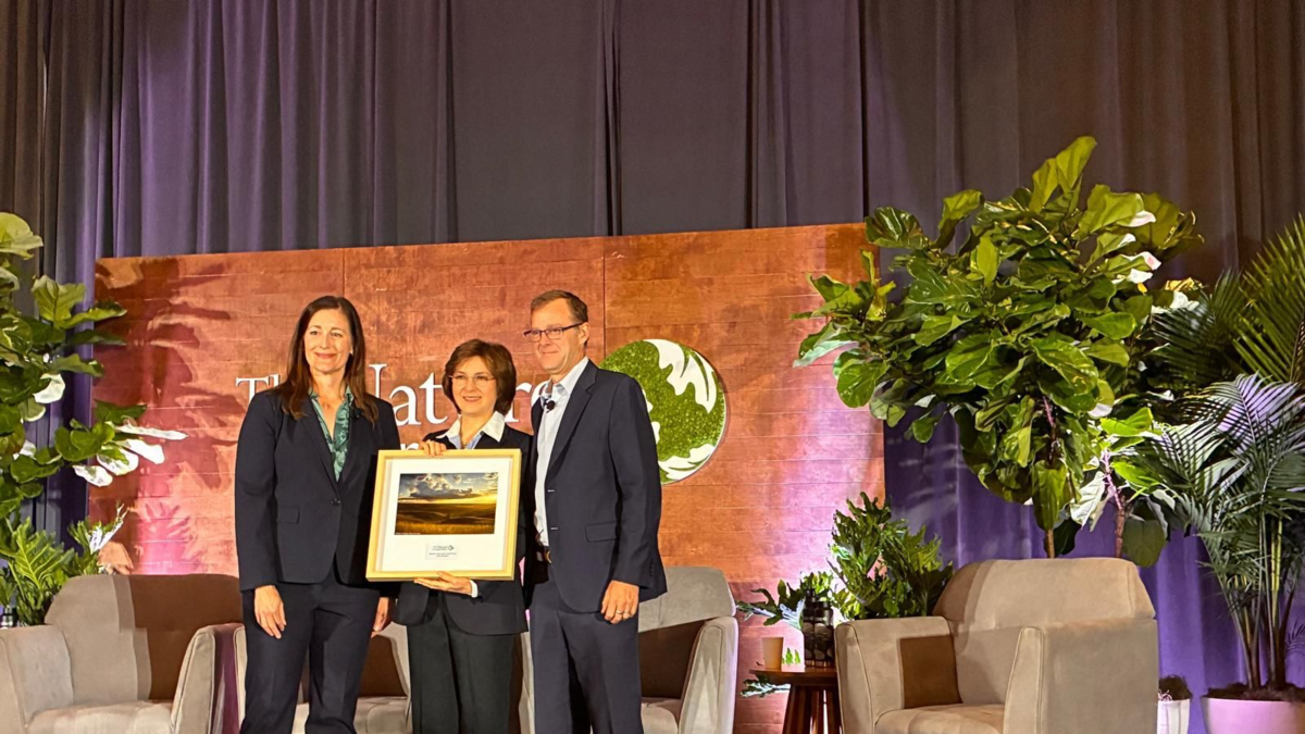 Julia Miranda recibe en Washington D.C. el Nature’s Advocate Award, el ...