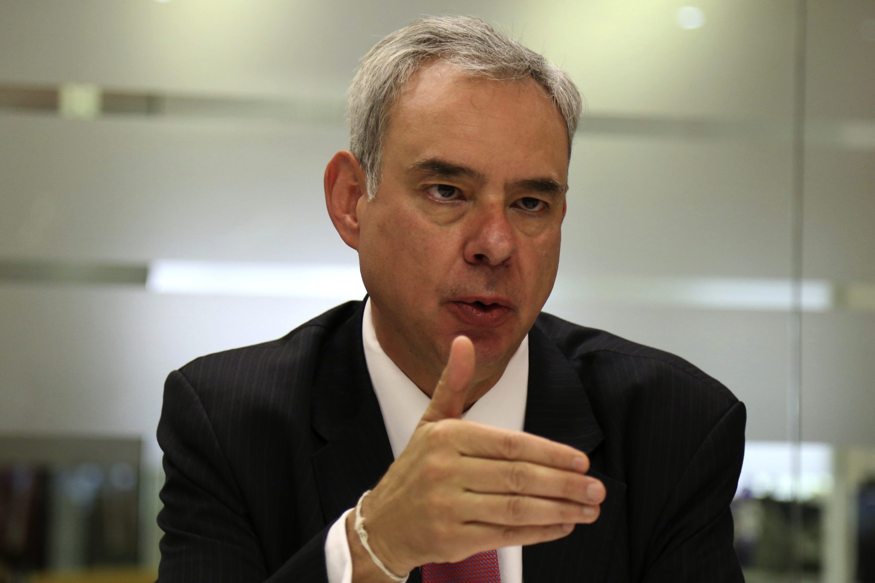 Fidupetrol: Corte absuelve al exmagistrado Rodrigo Escobar Gil