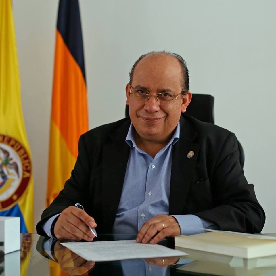 Perfil de Jaime Alberto Leal, rector de la Unad destituido