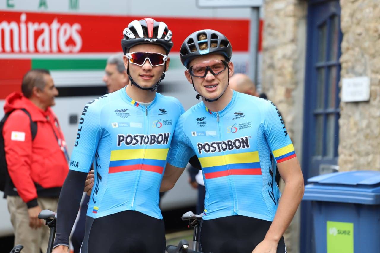 Ciclista colombiano llora porque no fue asistido en el Mundial