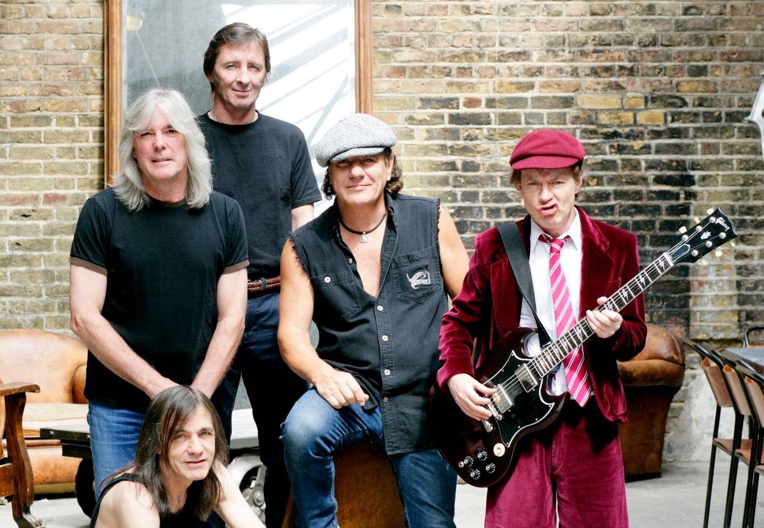 AC/DC anuncia las fechas de su 'Power Up Tour 2026' por Latinoamérica ...