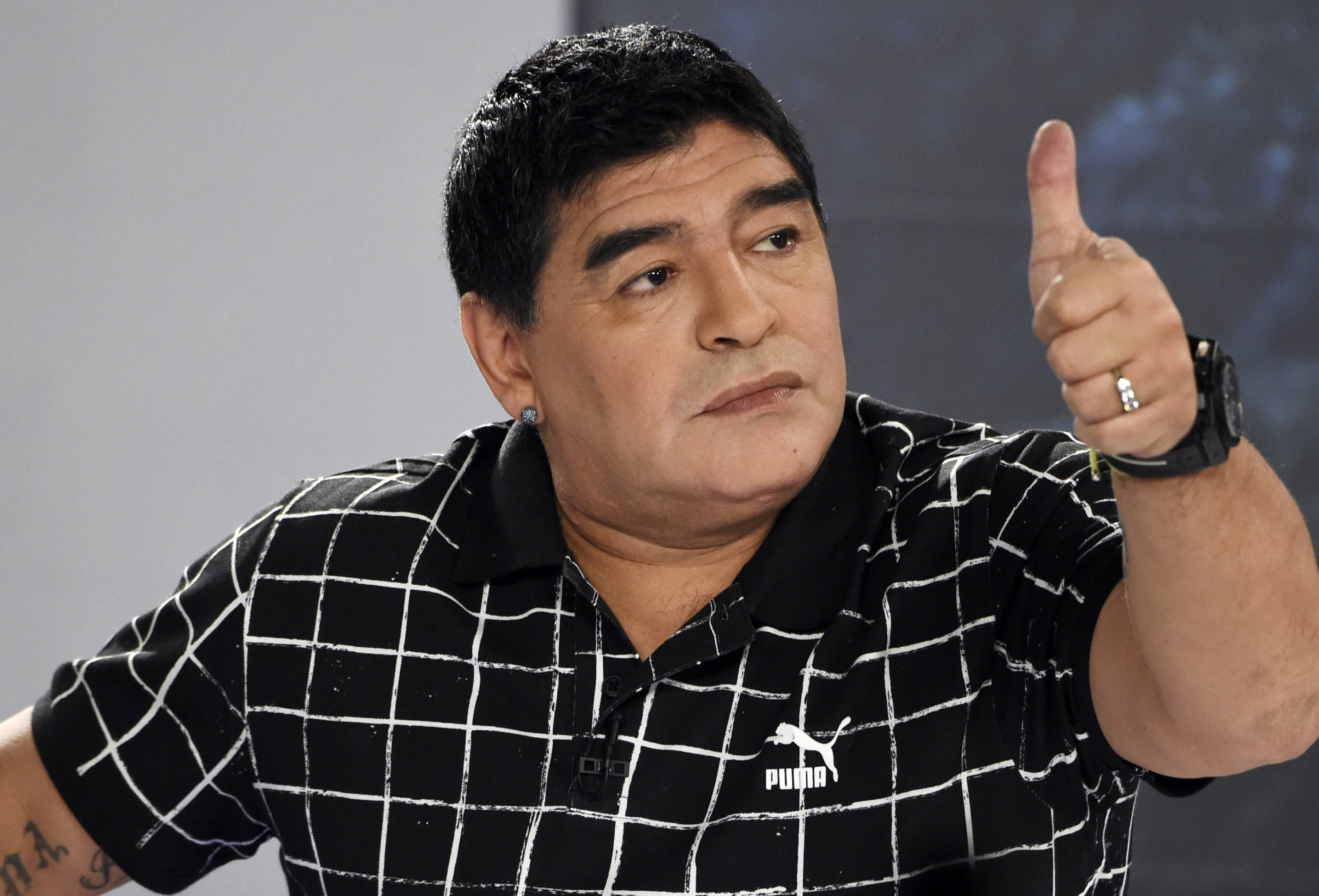 Se vendió el Porsche descapotable que perteneció a Diego Maradona por ...