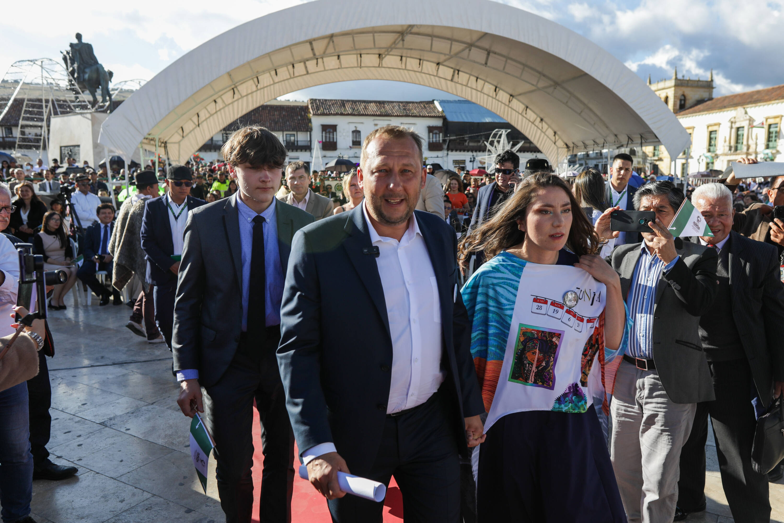 Procuraduría destituyó e inhabilitó al alcalde de Tunja, Mikhail Krasnov, por asumir el cargo ...