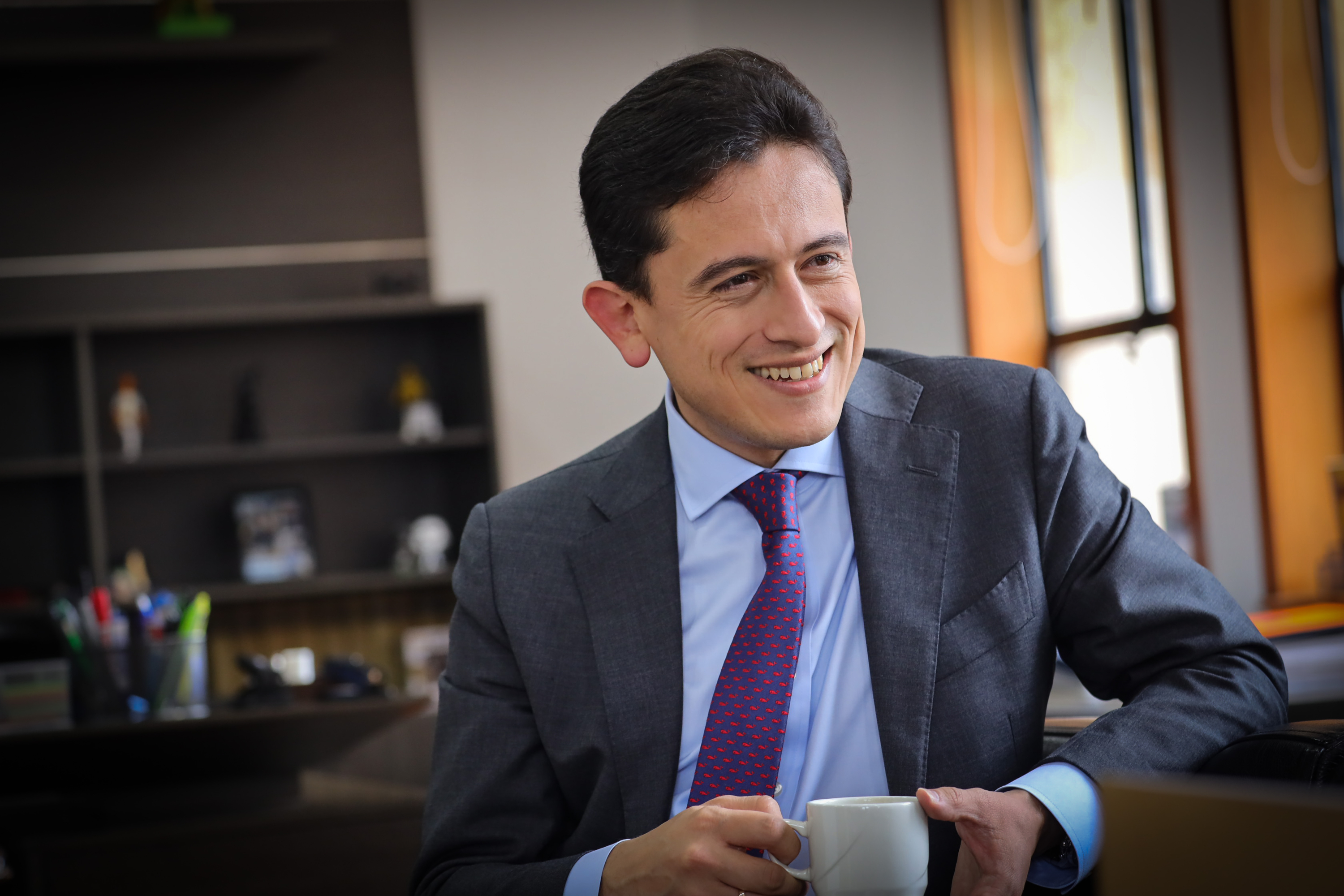 La historia de ‘Mr. Taxes’, el director de la Dian es fenómeno en redes