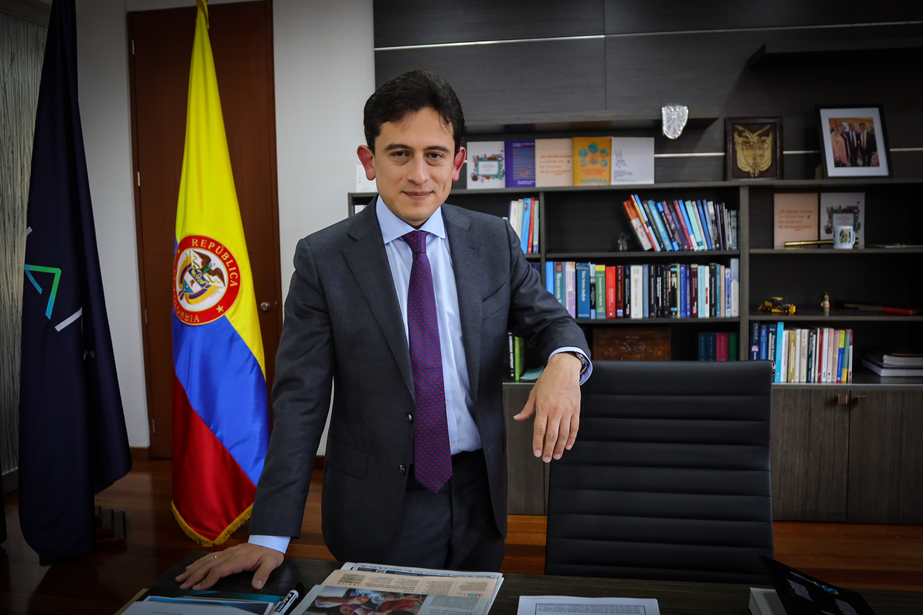 La historia de ‘Mr. Taxes’, el director de la Dian es fenómeno en redes