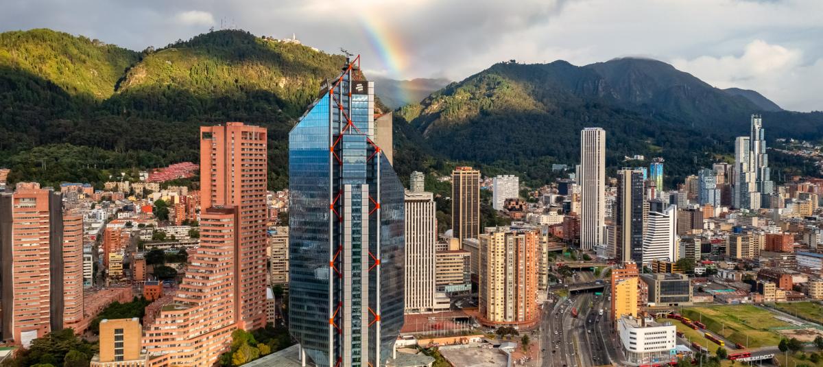 Viva la Fórmula 1 en vivo en la Torre Atrio de Bogotá: una experiencia ...