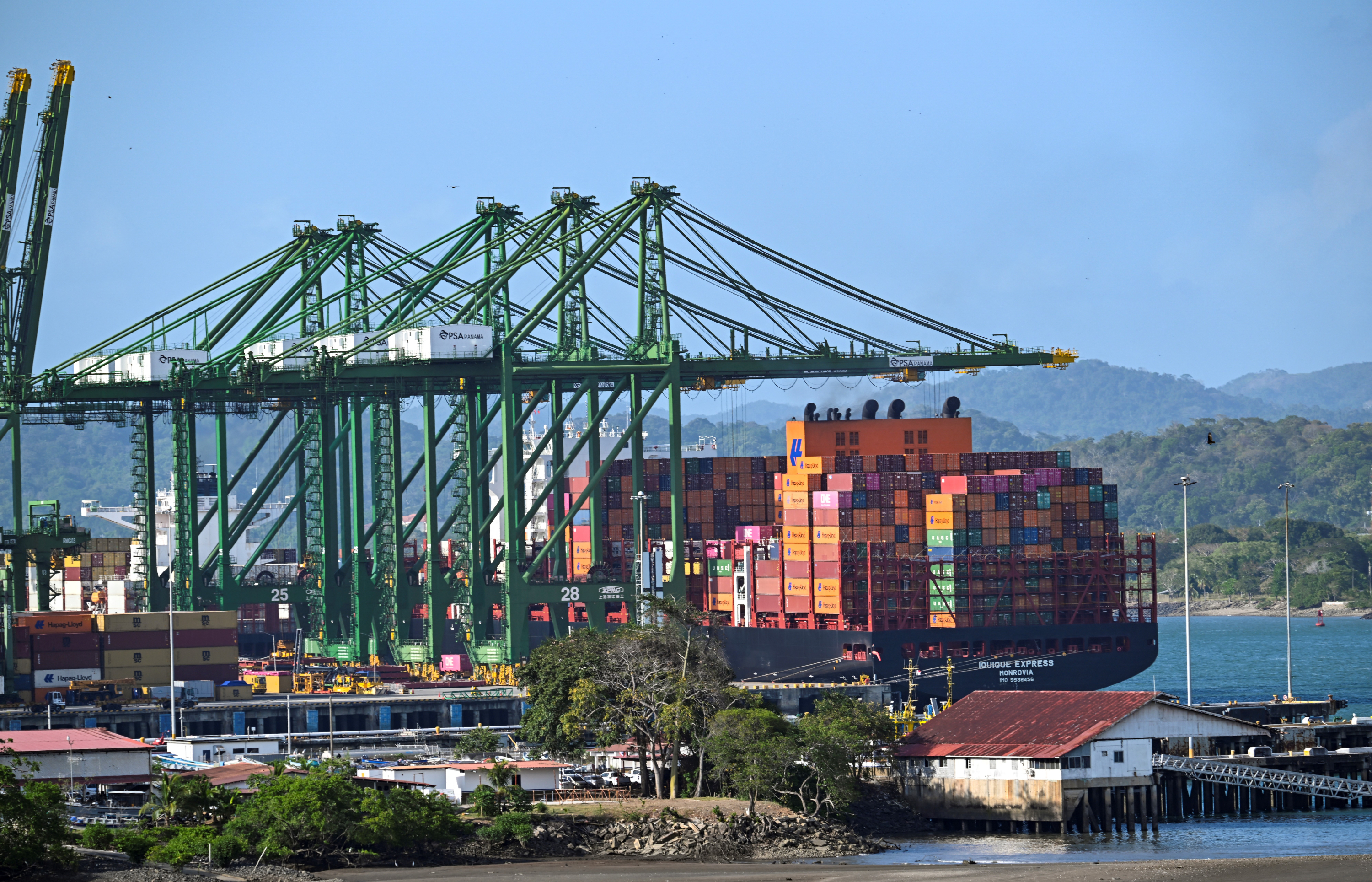 Panamá asume el control de los puertos de Balboa y Cristóbal e inicia ...