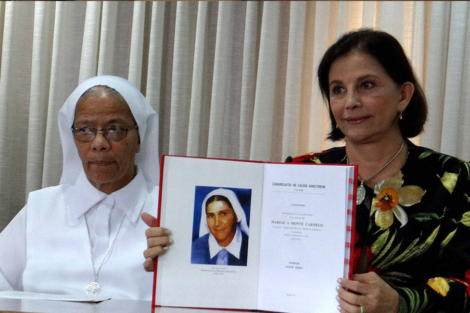 ¿Quién es la madre Carmen Rendiles? Estos son los milagros que se le ...