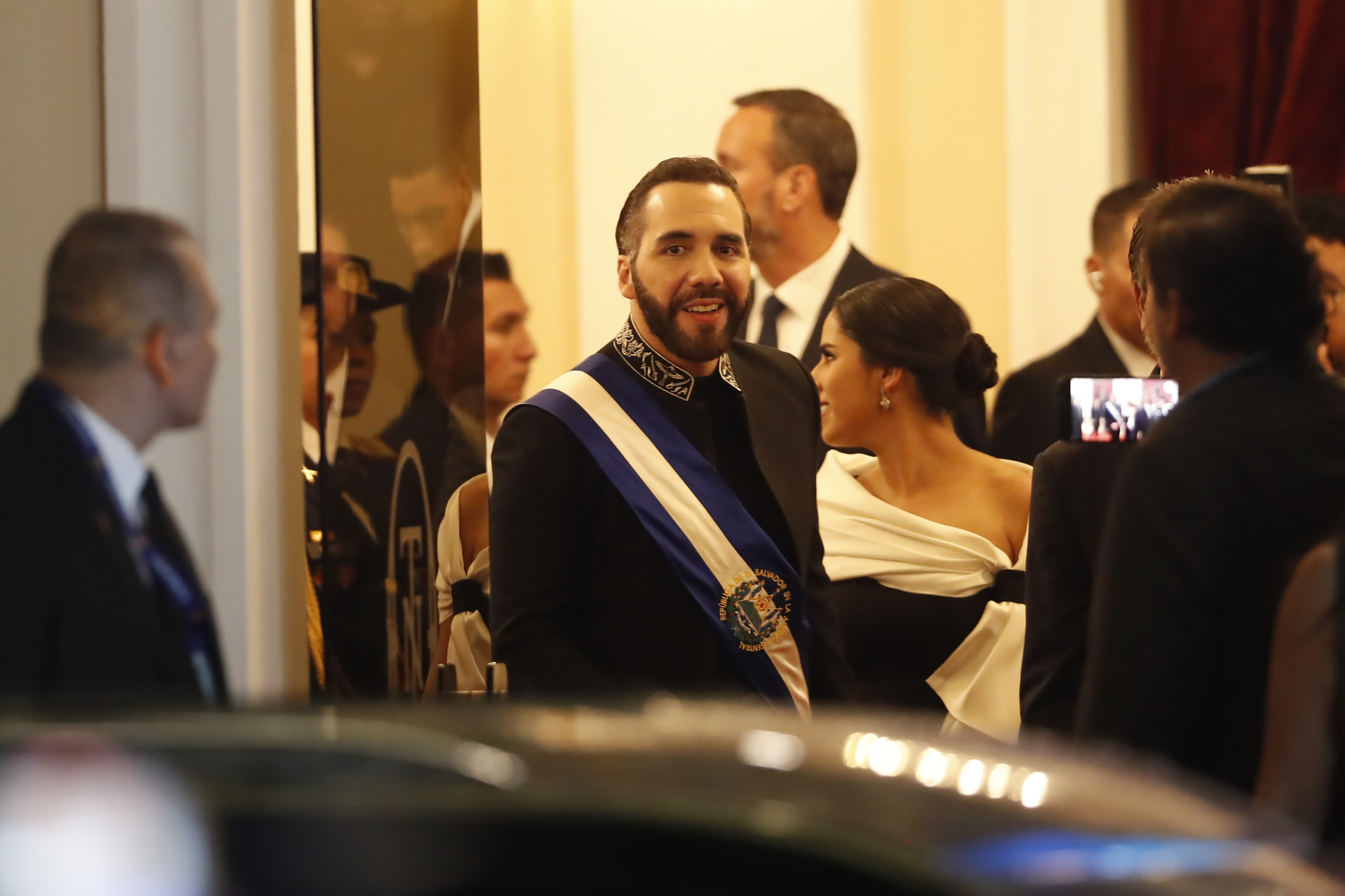 Ni ‘amigue’ ni ‘compañere’: Nayib Bukele prohíbe lenguaje inclusivo en ...