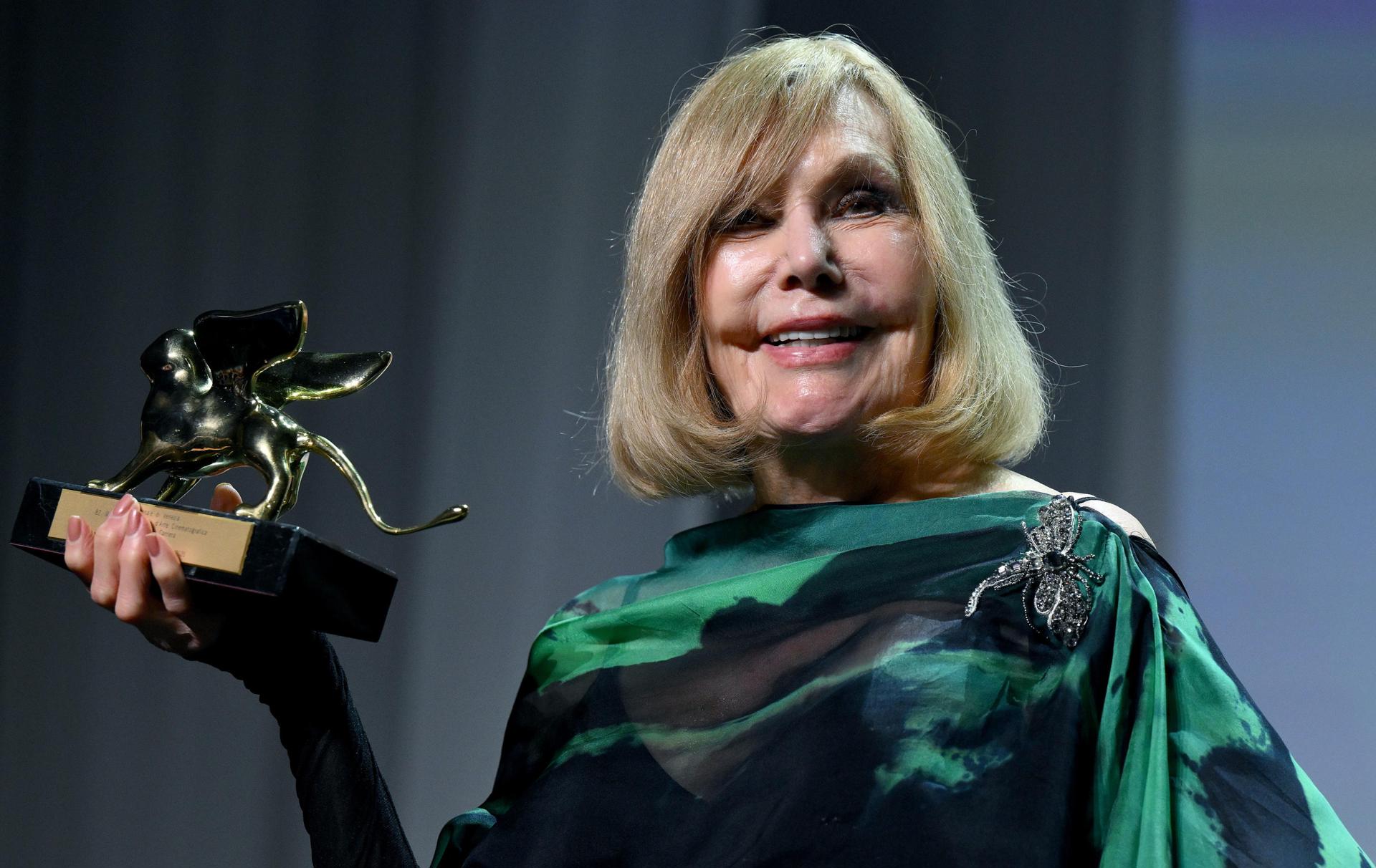 Kim Novak, la actriz de 92 años que decidió alejarse de Hollywood, hace ...