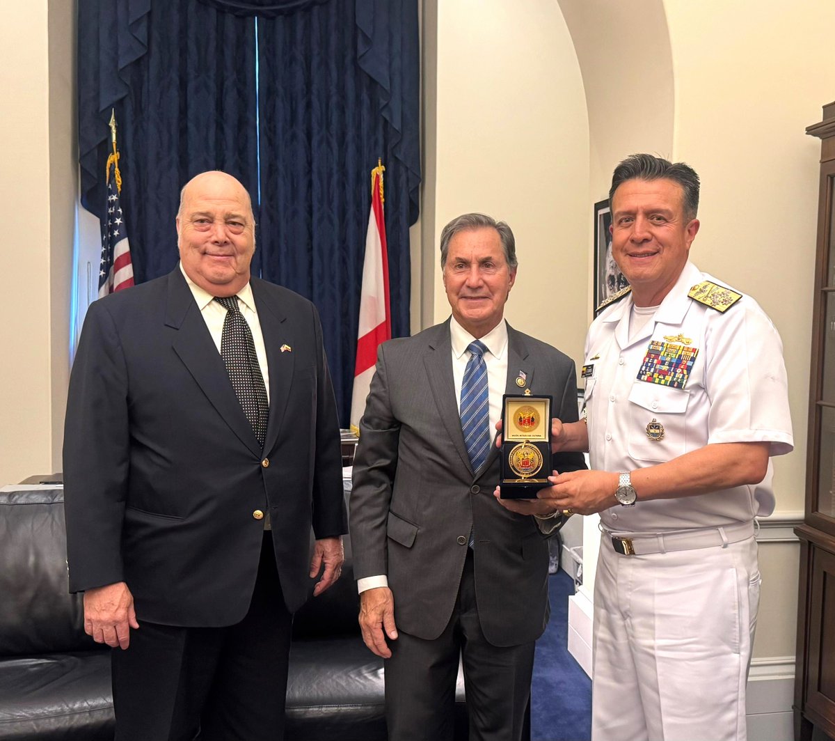 ¿Quién es el general al que el presidente Petro retiró de las FF. MM ...