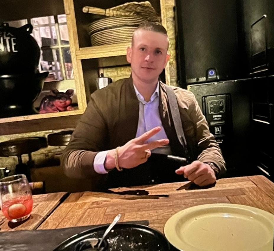 Así cayó hombre que se hacía pasar por gay para robar extranjeros