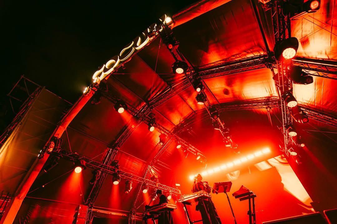 Peces Raros: la banda argentina que electrizó al público colombiano