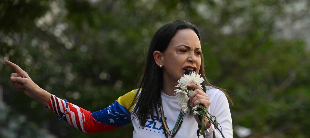 María Corina Machado insta a militares venezolanos a ‘bajar las armas ...
