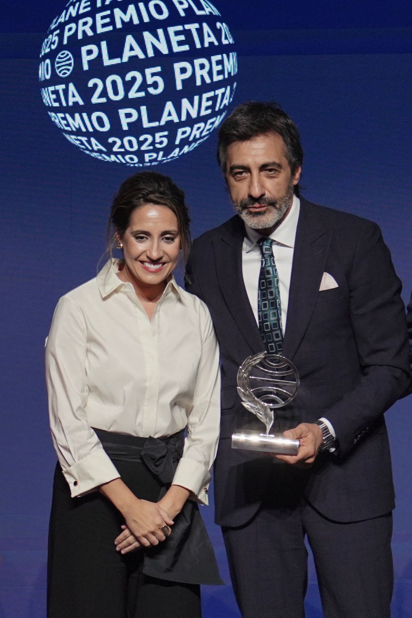 El escritor español Juan del Val es el ganador del premio Planeta 2025 ...