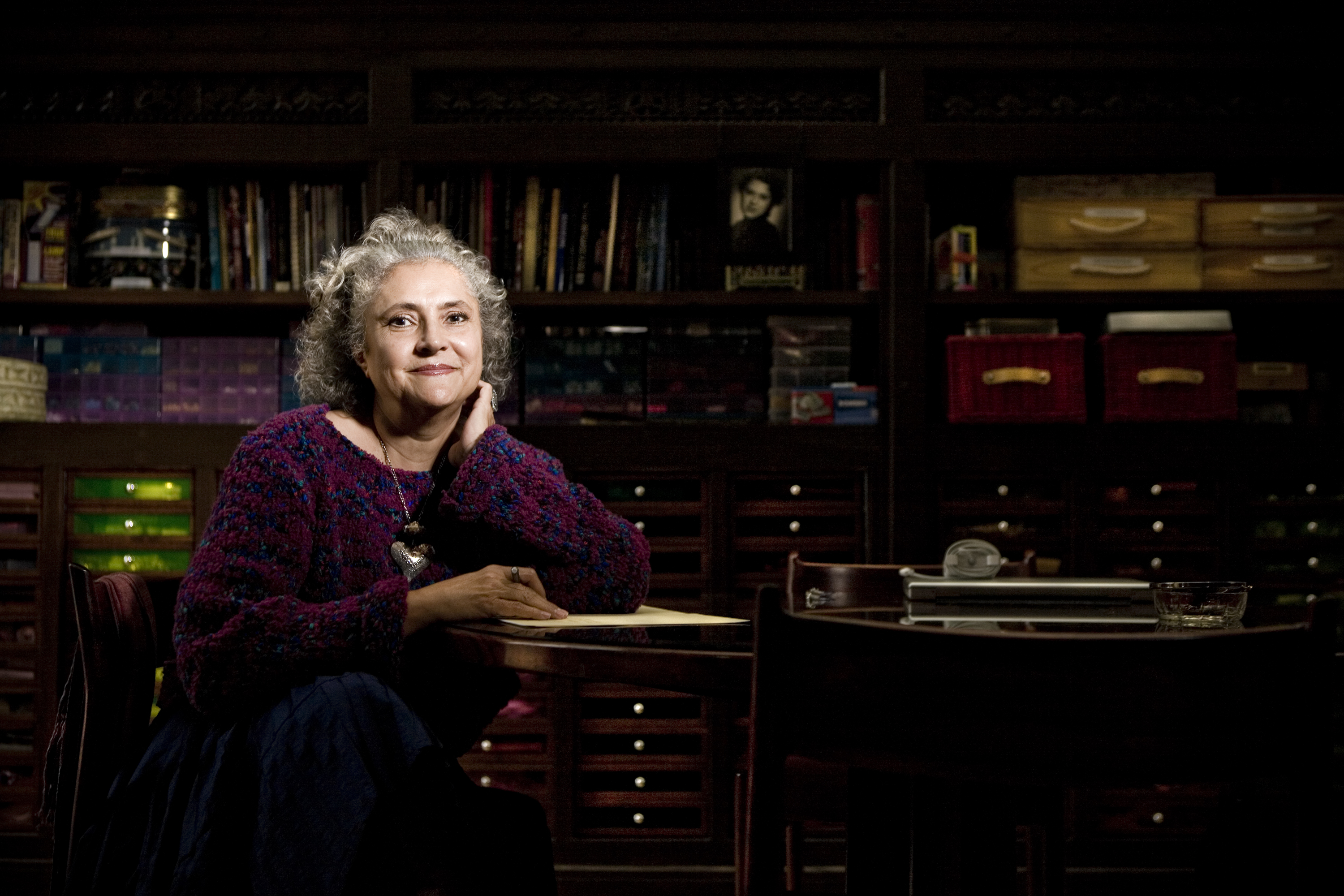 'El arte es el único camino para desobedecer al sistema': la escritora ...