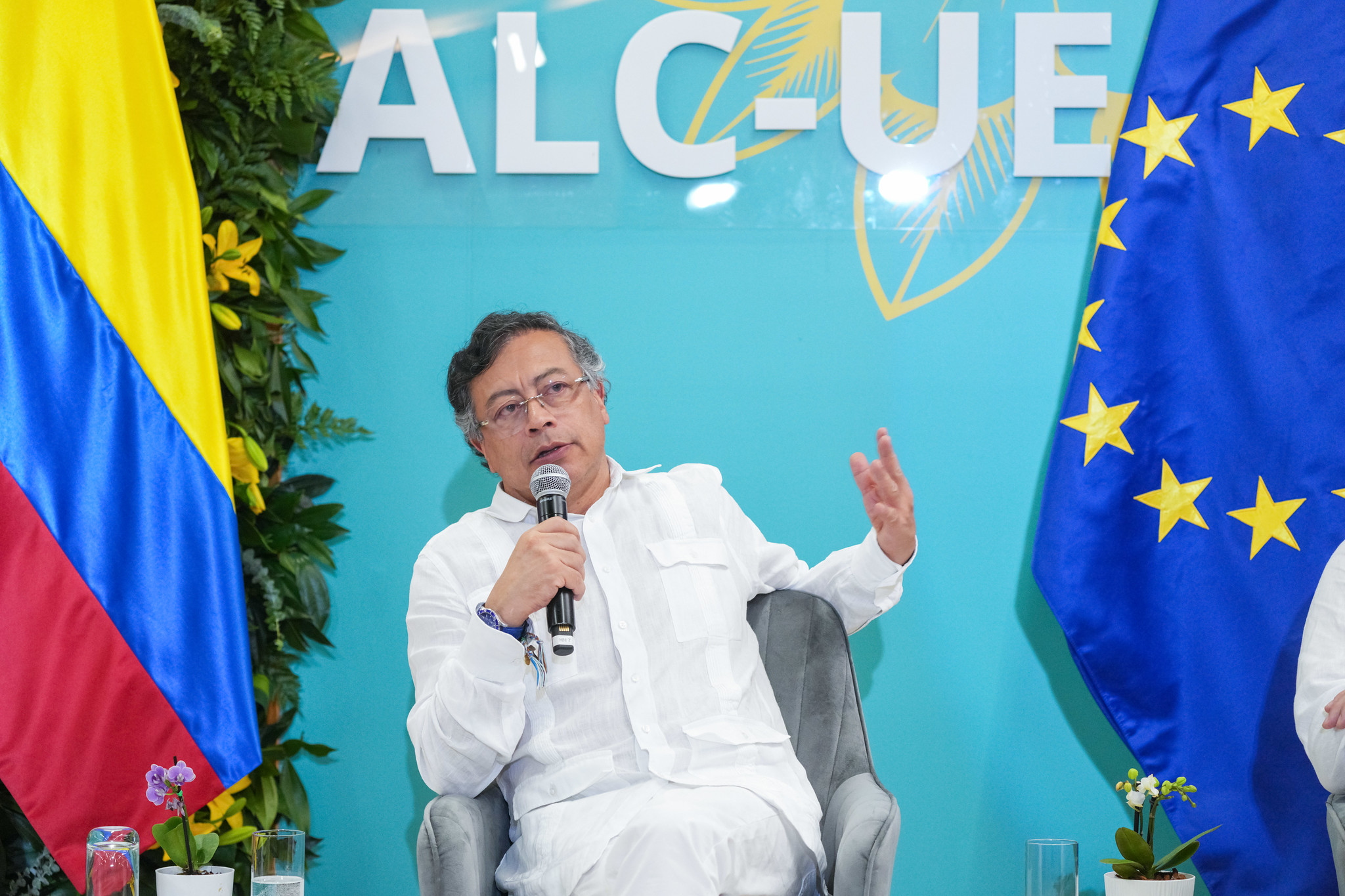 President Petro arrives at the CELAC-EU Summit: 'May Europe, Latin ...