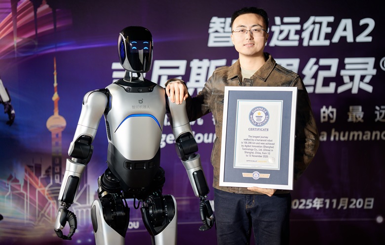 El humanoide chino AgiBot A2 entra en la lista de los Guinness récord ...