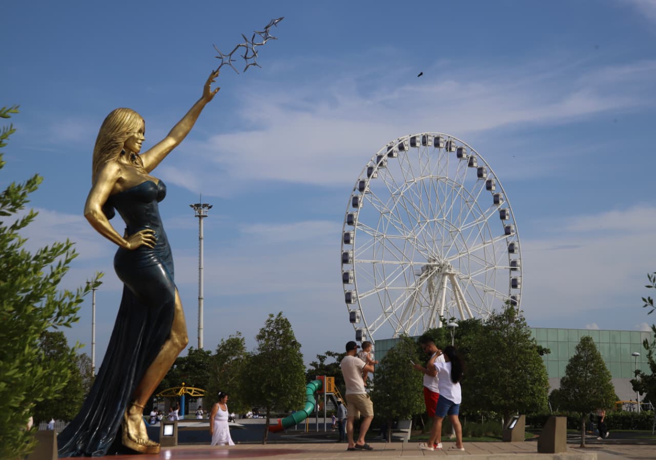 Barranquilla alista la inauguración de la Luna del Río, la Rueda de ...