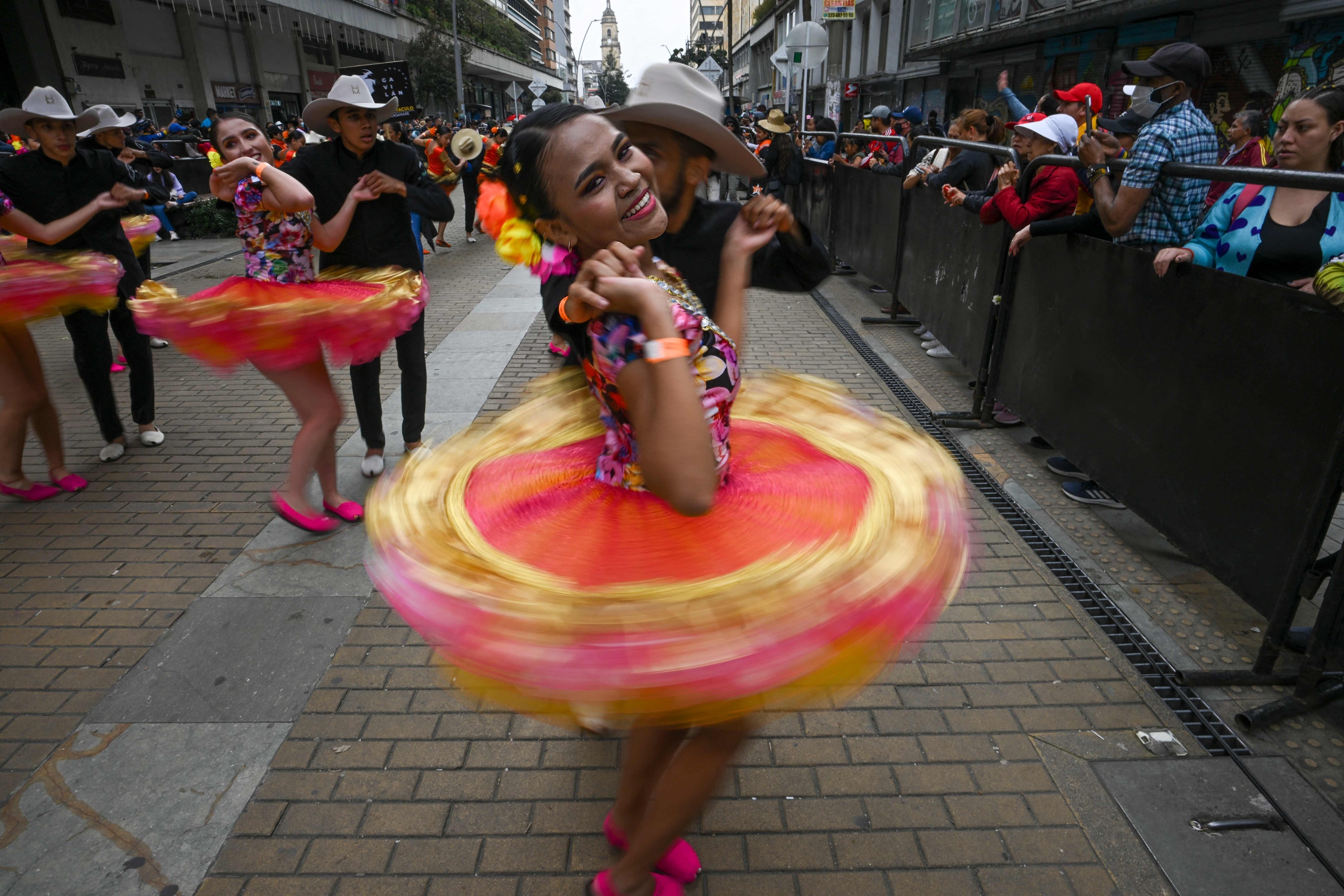 El joropo de Venezuela, mezcla de baile y música, es Patrimonio ...