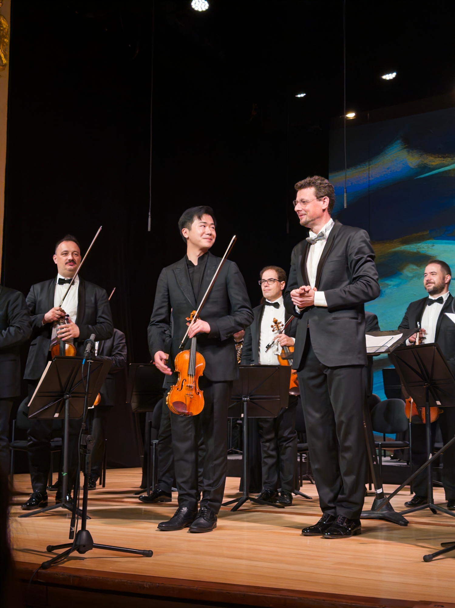 Ovaciones de pie y debut de Simon Zhu marcaron el primer concierto del ...