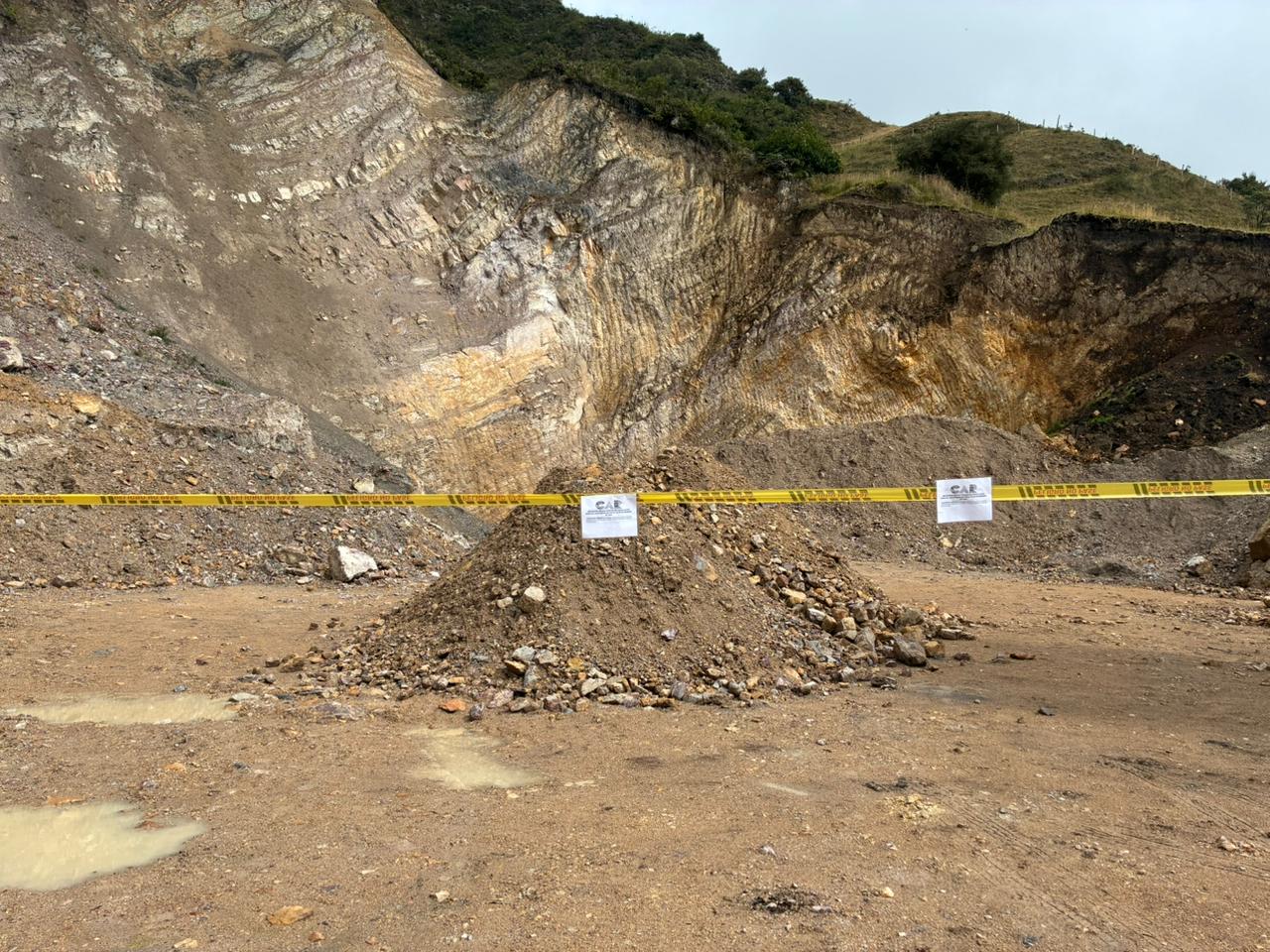 CAR suspende actividad minera a cielo abierto en cuenca alta del río Bogotá