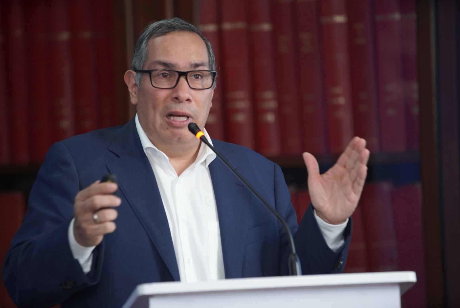 Los jóvenes creen en la democracia, pero ven retos en su funcionamiento ...