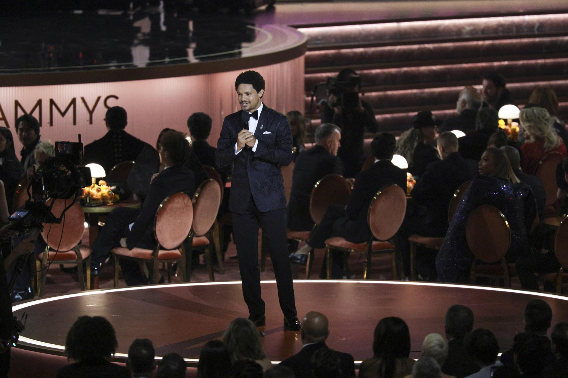 Donald Trump amenaza con denunciar al presentador de los Grammy por ...