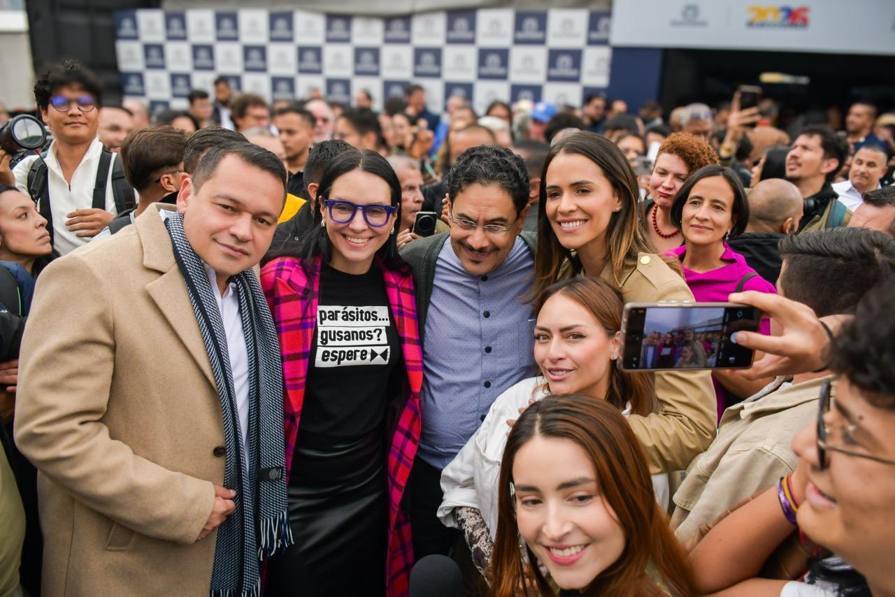 Campaña de Paloma Valencia denuncia la presencia de una mujer armada en ...