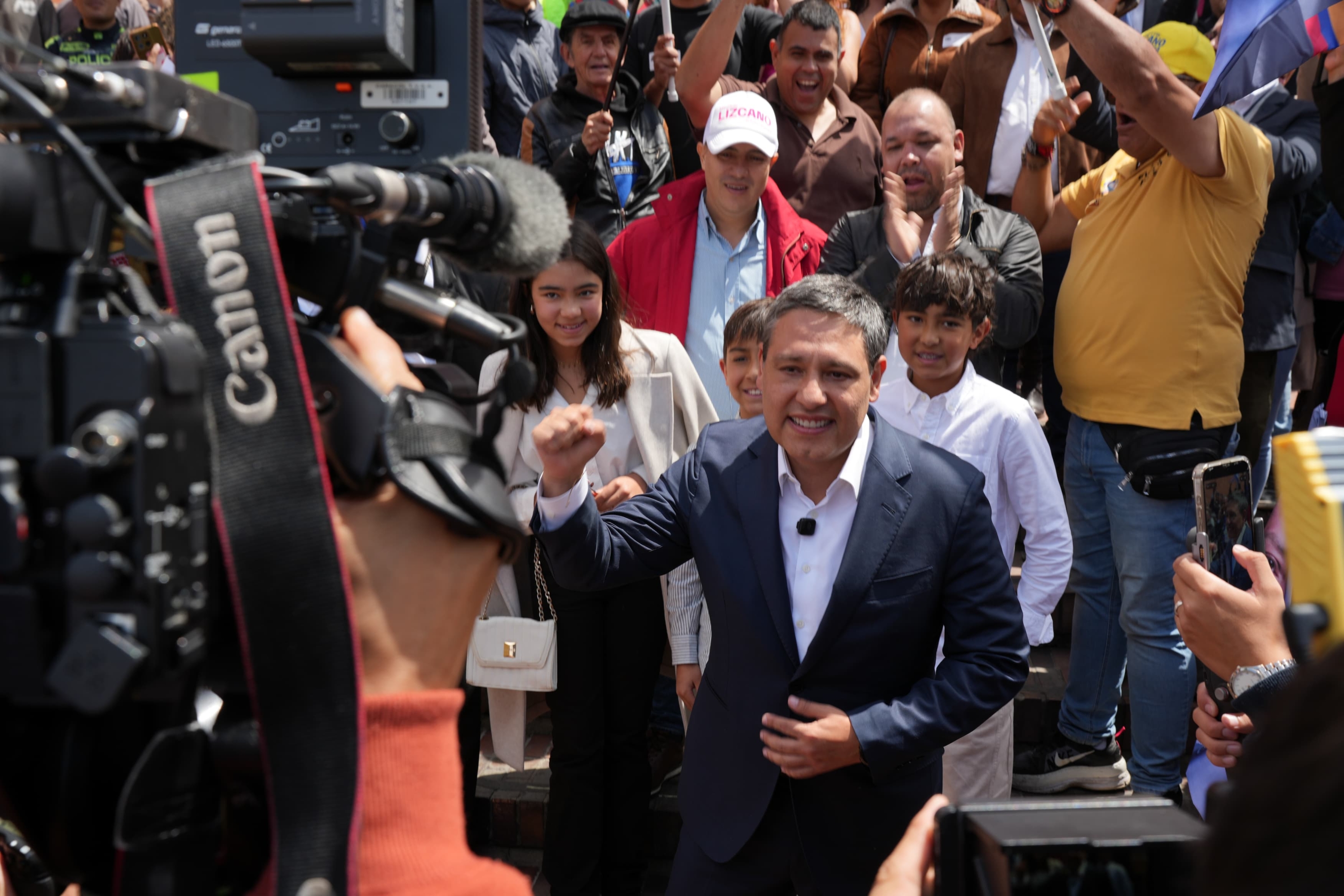'Vamos a acabar con los extremos': Mauricio Lizcano oficializa su ...